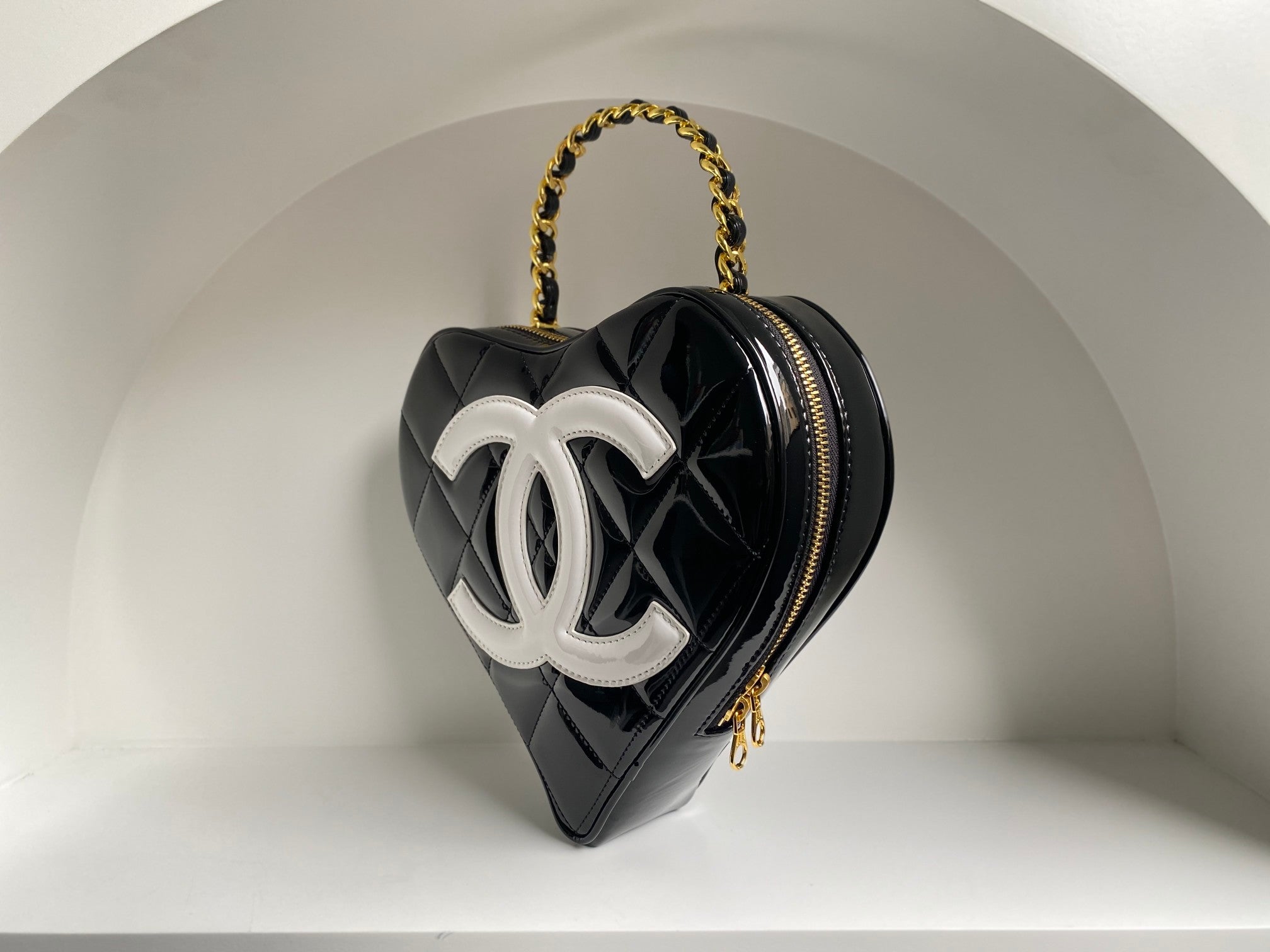 Quilted Heart Bag – The Haute Archive